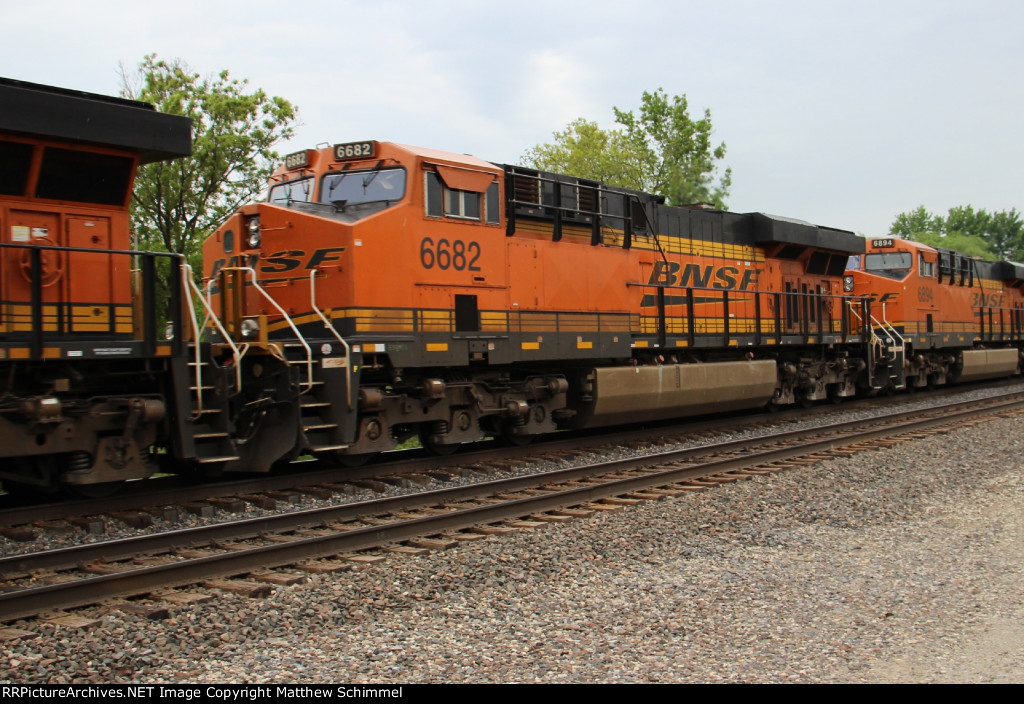 BNSF 6682